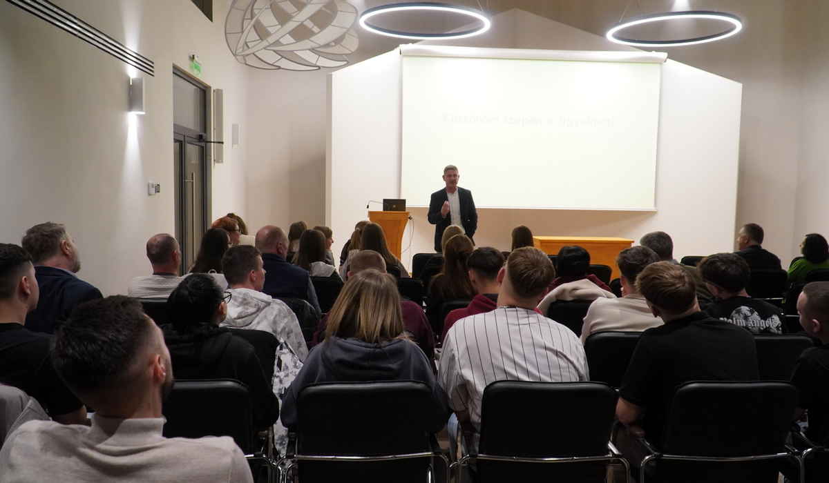 A beszéd művészete – dr. Sipos Ferenc előadása Beregszászban ...